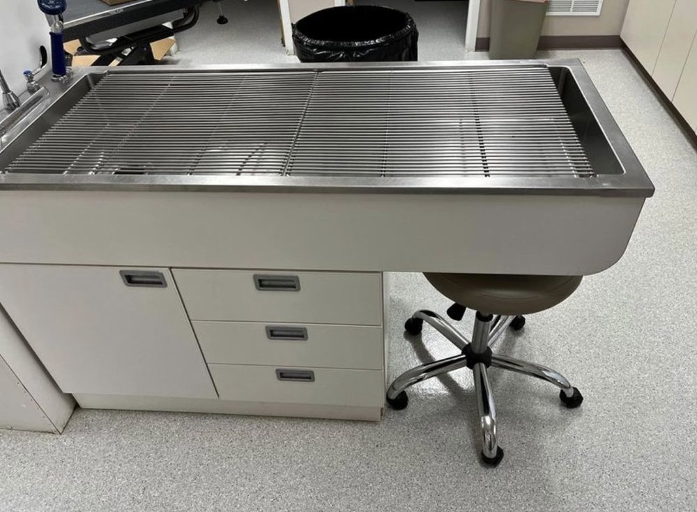 Tables / Sinks / Scales Tubs — Used Vet Equipment