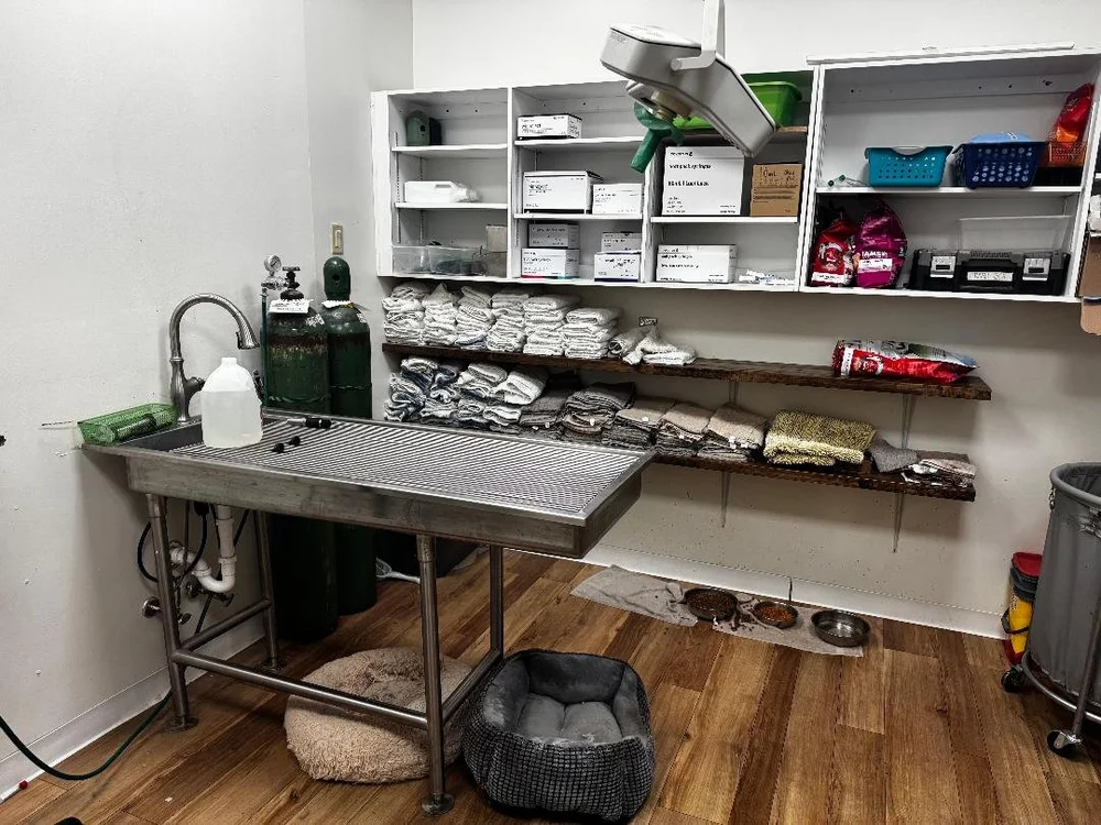 Tables / Sinks / Scales Tubs — Used Vet Equipment