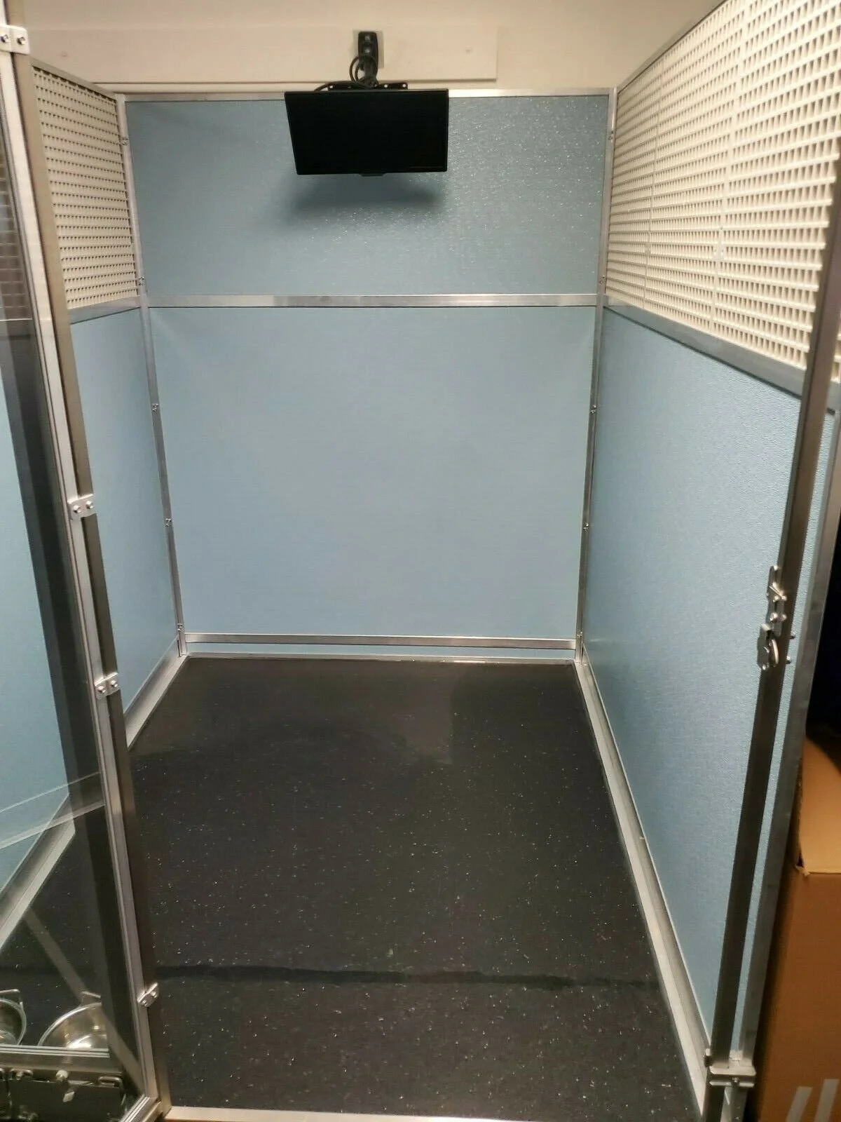 Sold - Cages / Kennels — Used Vet Equipment