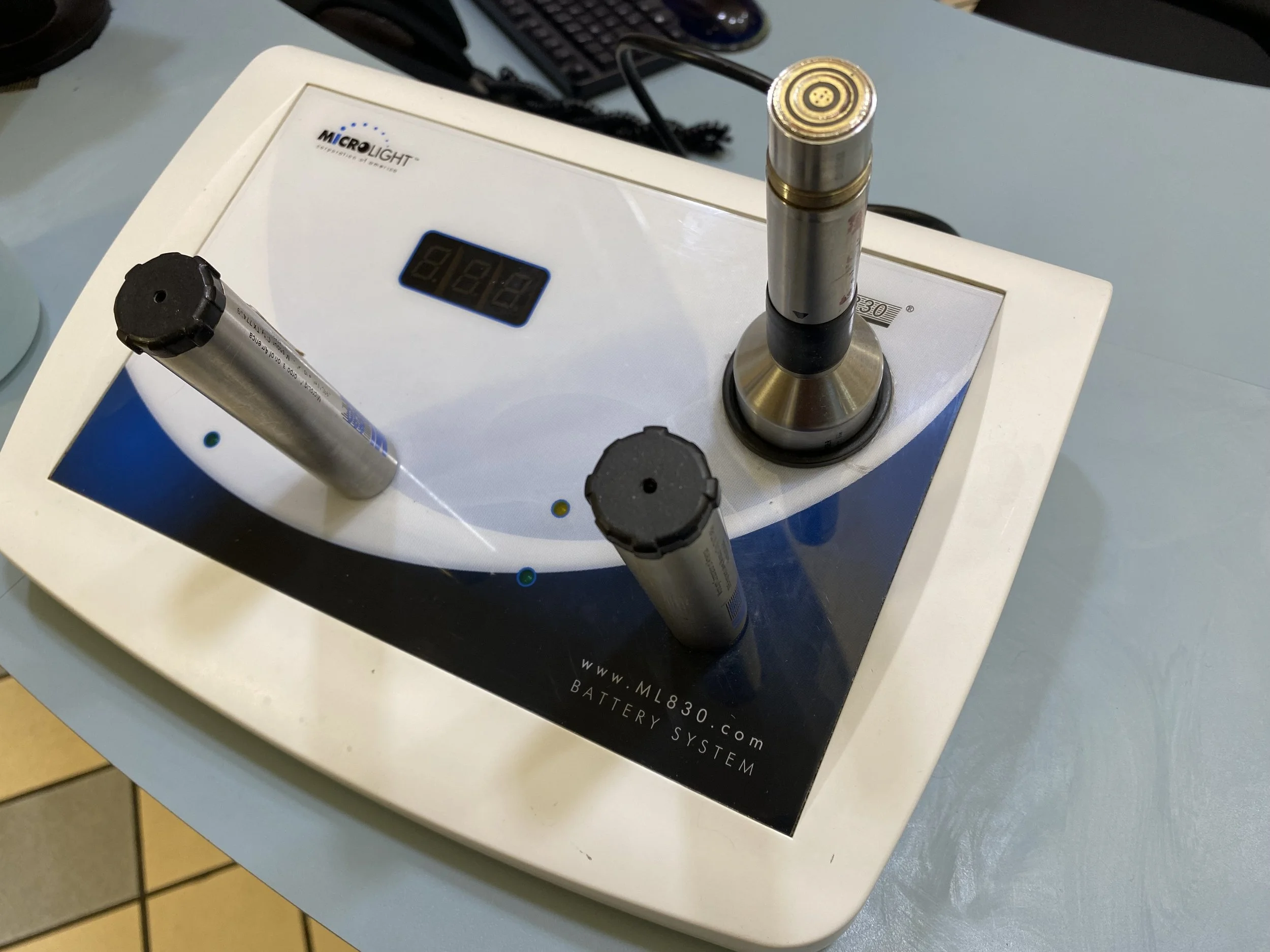 SOLD $1800 SOLD 2013 MicroLight ML830 Class IIIB Cold Laser — Used Vet ...