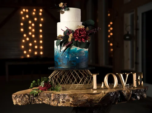 Midnight Sun Cakery/ Wedding Cakes