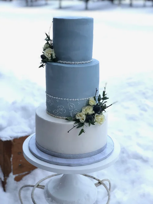 Midnight Sun Cakery/ Wedding Cakes