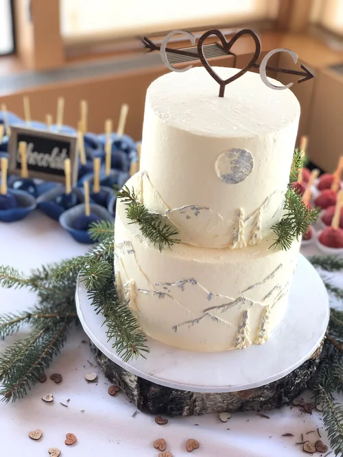Midnight Sun Cakery/ Wedding Cakes