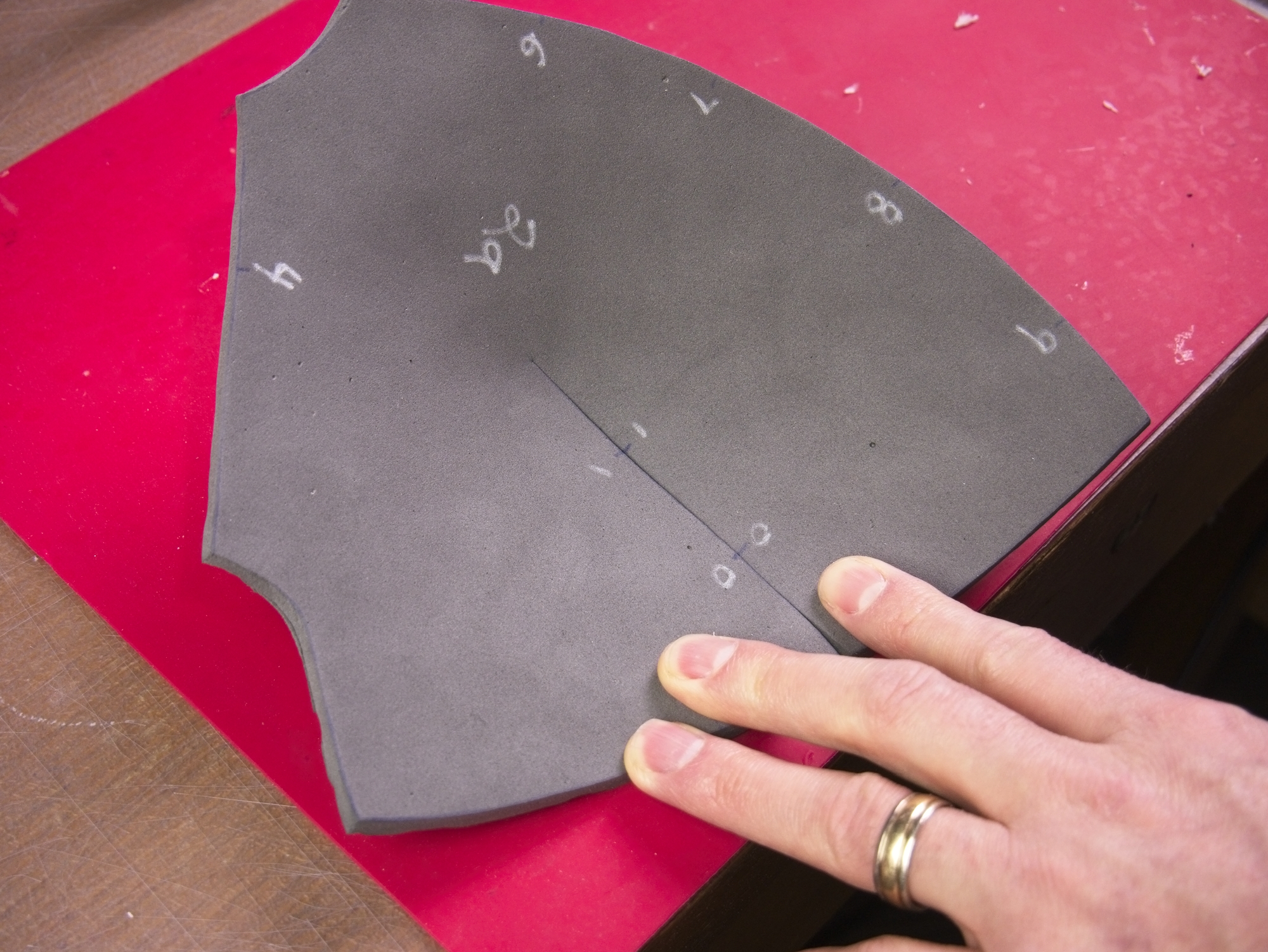 DIY Deep Sea Diver Costume Helmet. Making a Vintage Diving Helmet ...