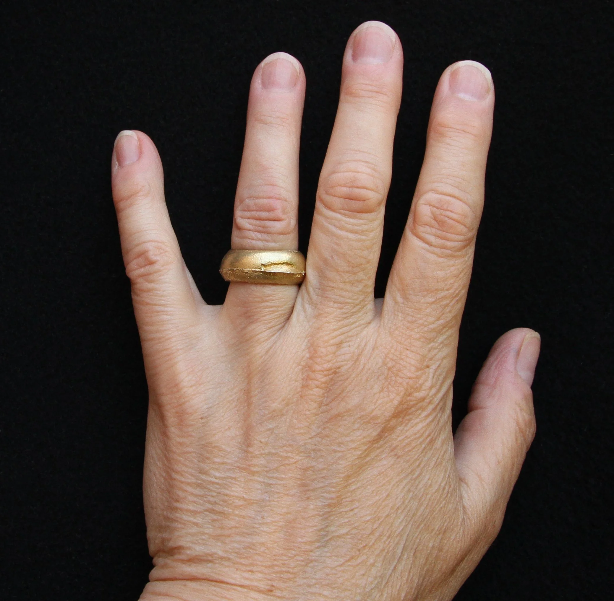 recycled 18ct gold 8.5mm wide textured D shape wedding ring — Sian Evans