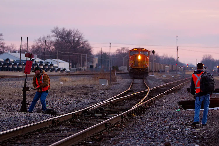 Stop Crew Fatigue! — Railroad Workers United