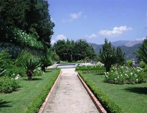 GORE VIDAL'S CLIFFSIDE ITALIAN VILLA, LA RONDINAIA, IS UP FOR SALE ...