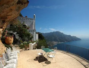 GORE VIDAL'S CLIFFSIDE ITALIAN VILLA, LA RONDINAIA, IS UP FOR SALE ...
