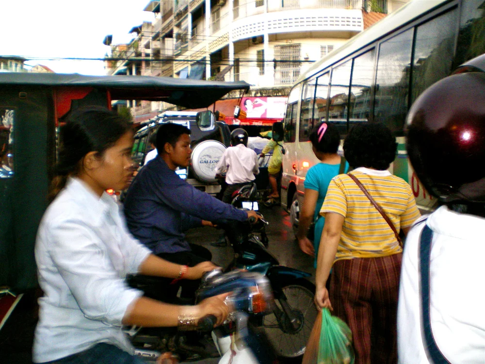 How To Cross The Street In Southeast Asia — The Anthrotorian