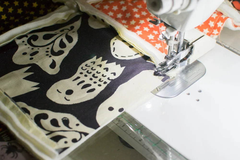 How to Sew a Soft and Cozy Rag Quilt {sewing tutorial}