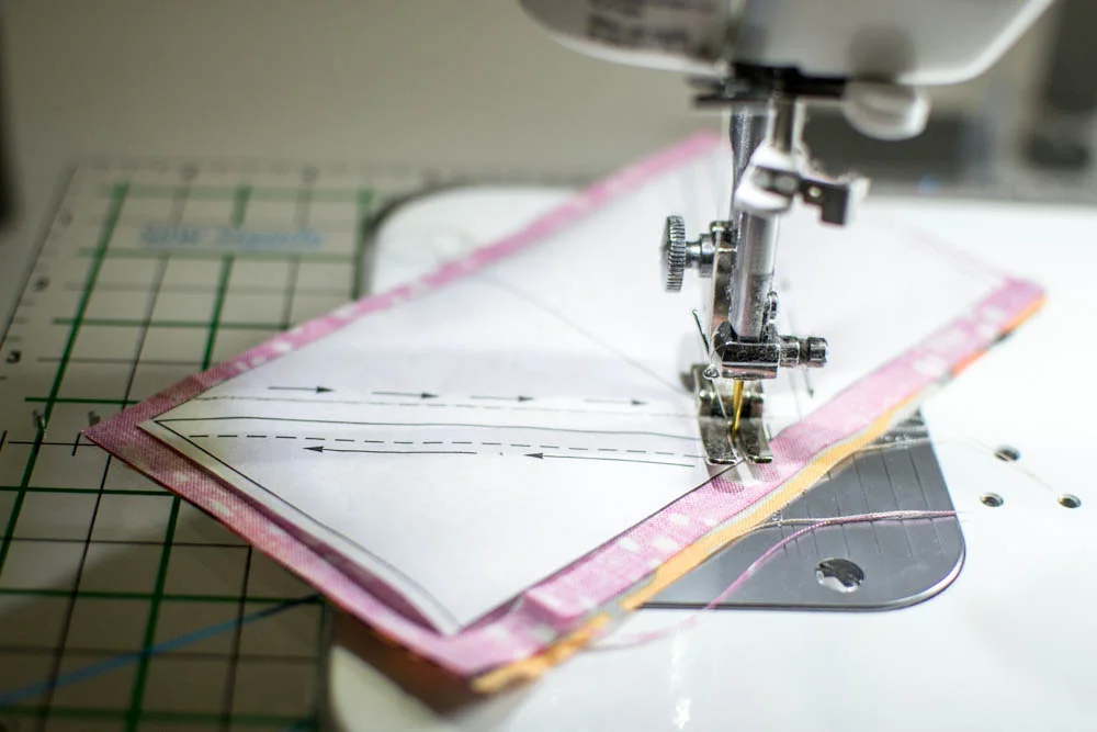 How to Make a HST Heart Mini Quilt - Free Tutorial - SewCanShe Free ...