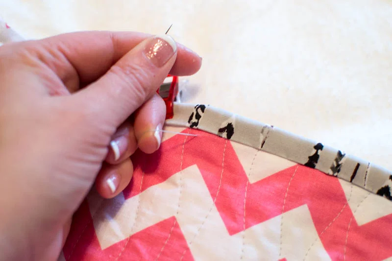 How to Hide your Thread Ends {Quick Sewing Tip}