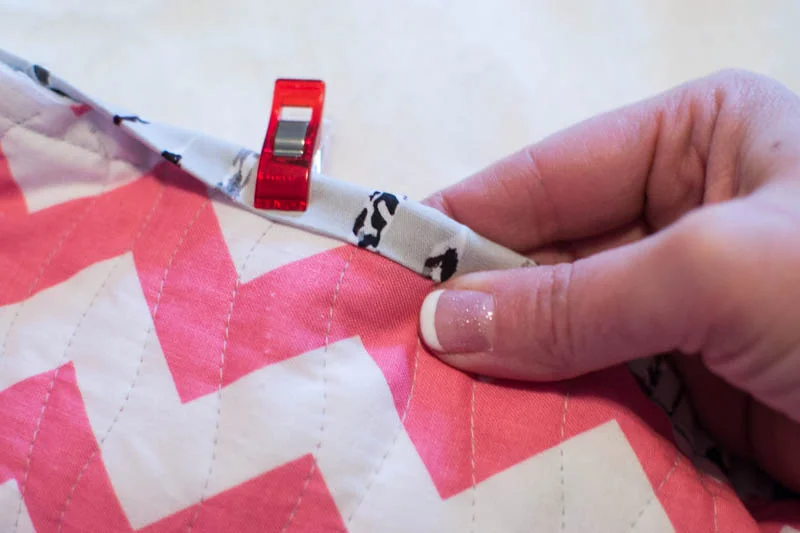 How to Hide your Thread Ends {Quick Sewing Tip}