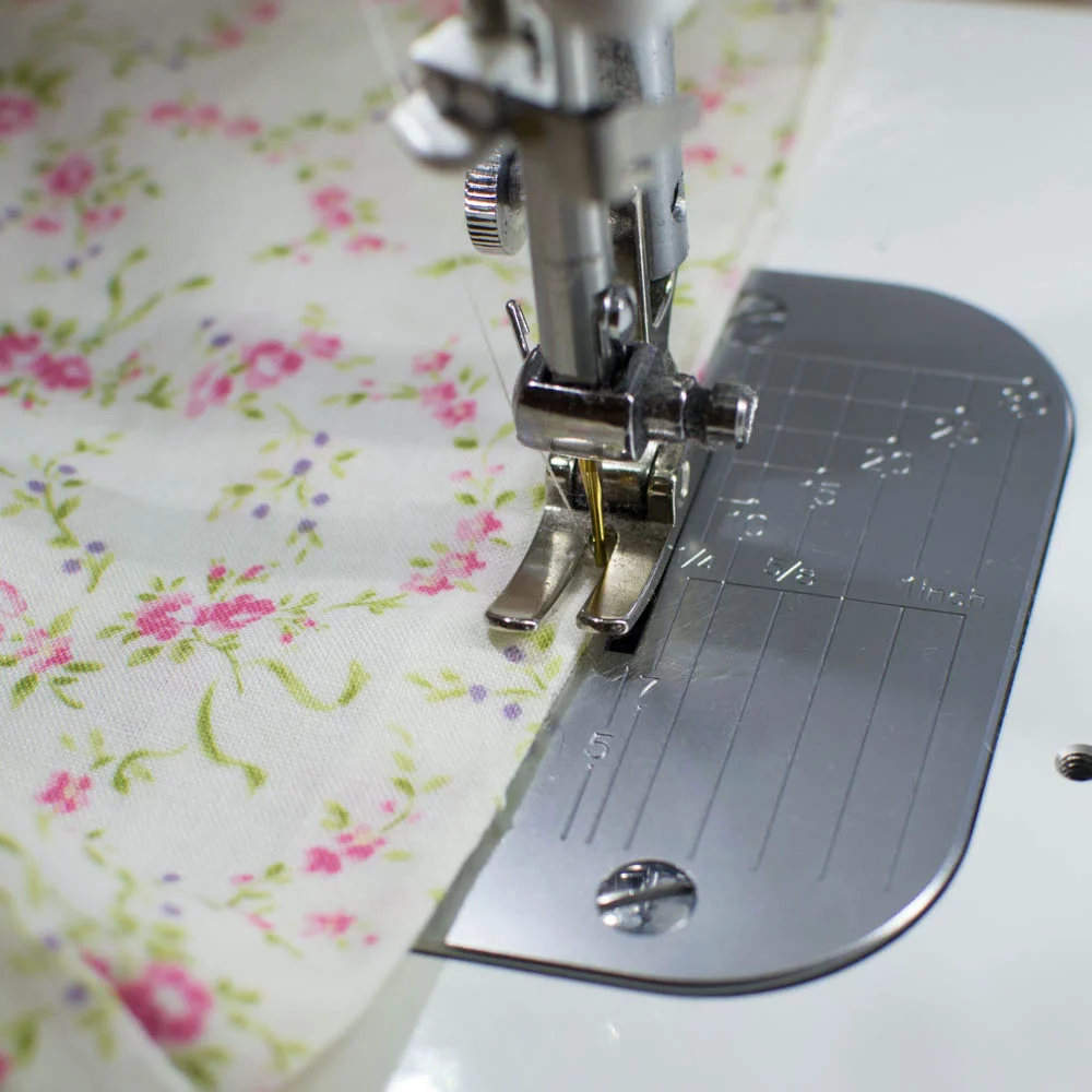 Sweet Quilted Tote {free sewing tutorial} - SewCanShe Free Sewing ...