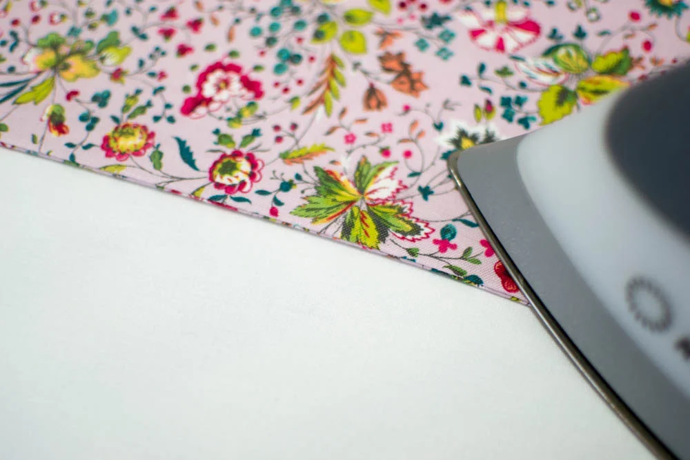 How to Sew a Tote with Many Pockets! {free sewing pattern - Part 1 ...