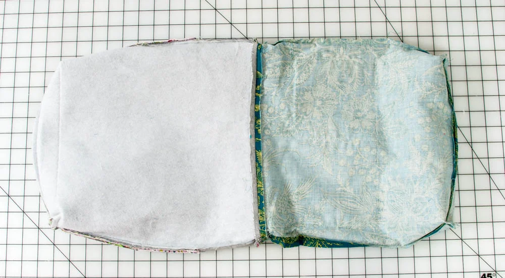 How to Sew a Tote with Many Pockets! {free sewing pattern - Part 2}