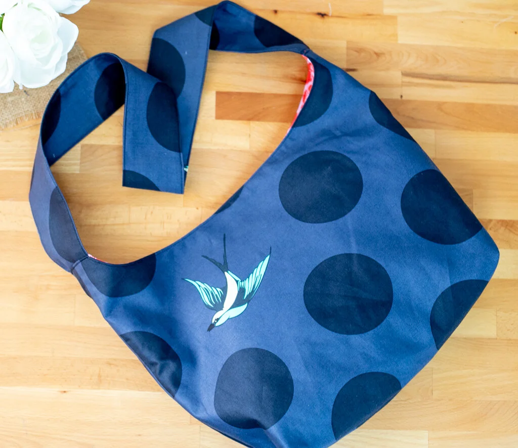 How to Sew a Tote with Many Pockets! {free sewing pattern - Part 2}