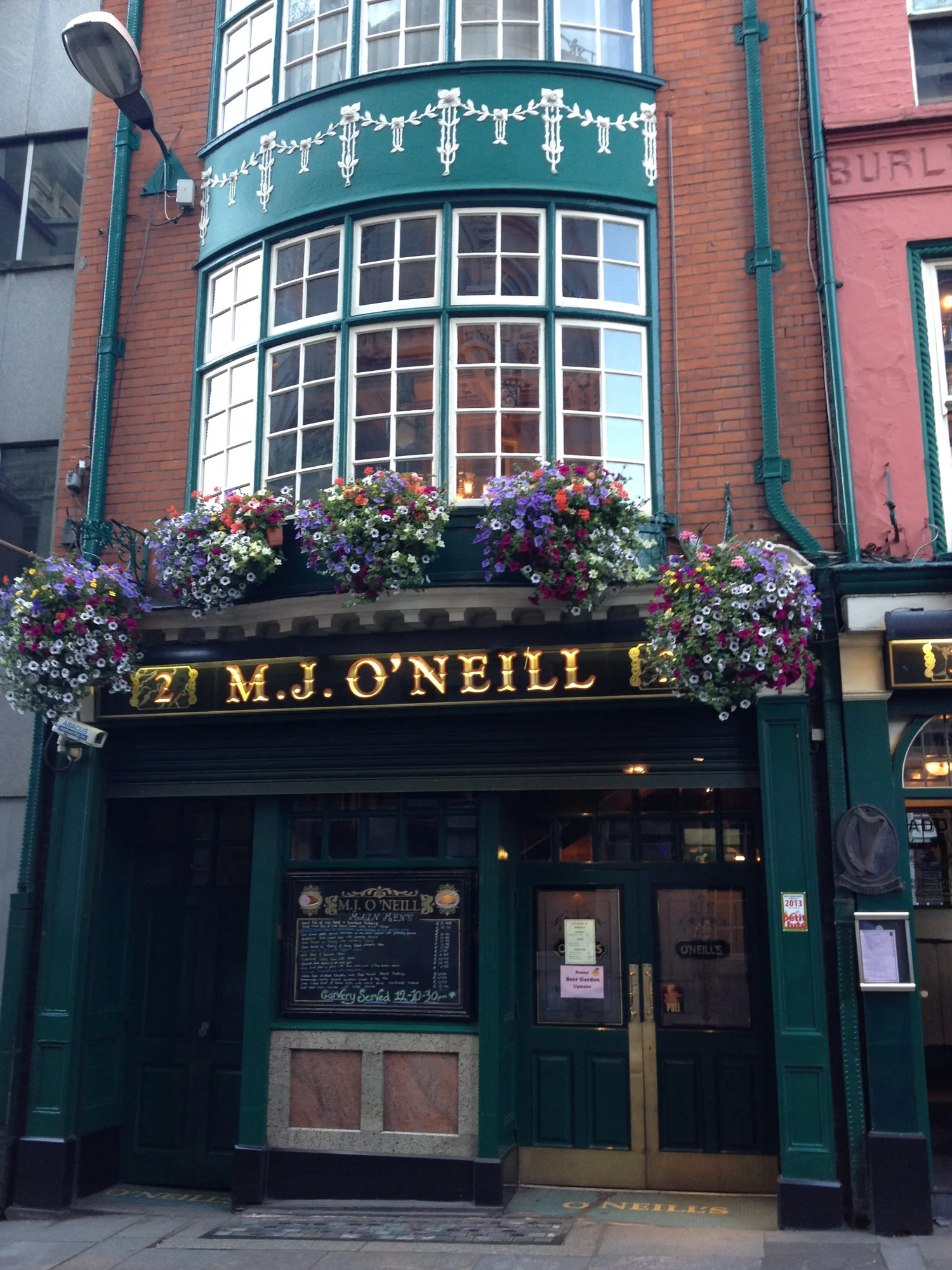 Lit Nerd Abroad: Ireland & Scotland — The Airship