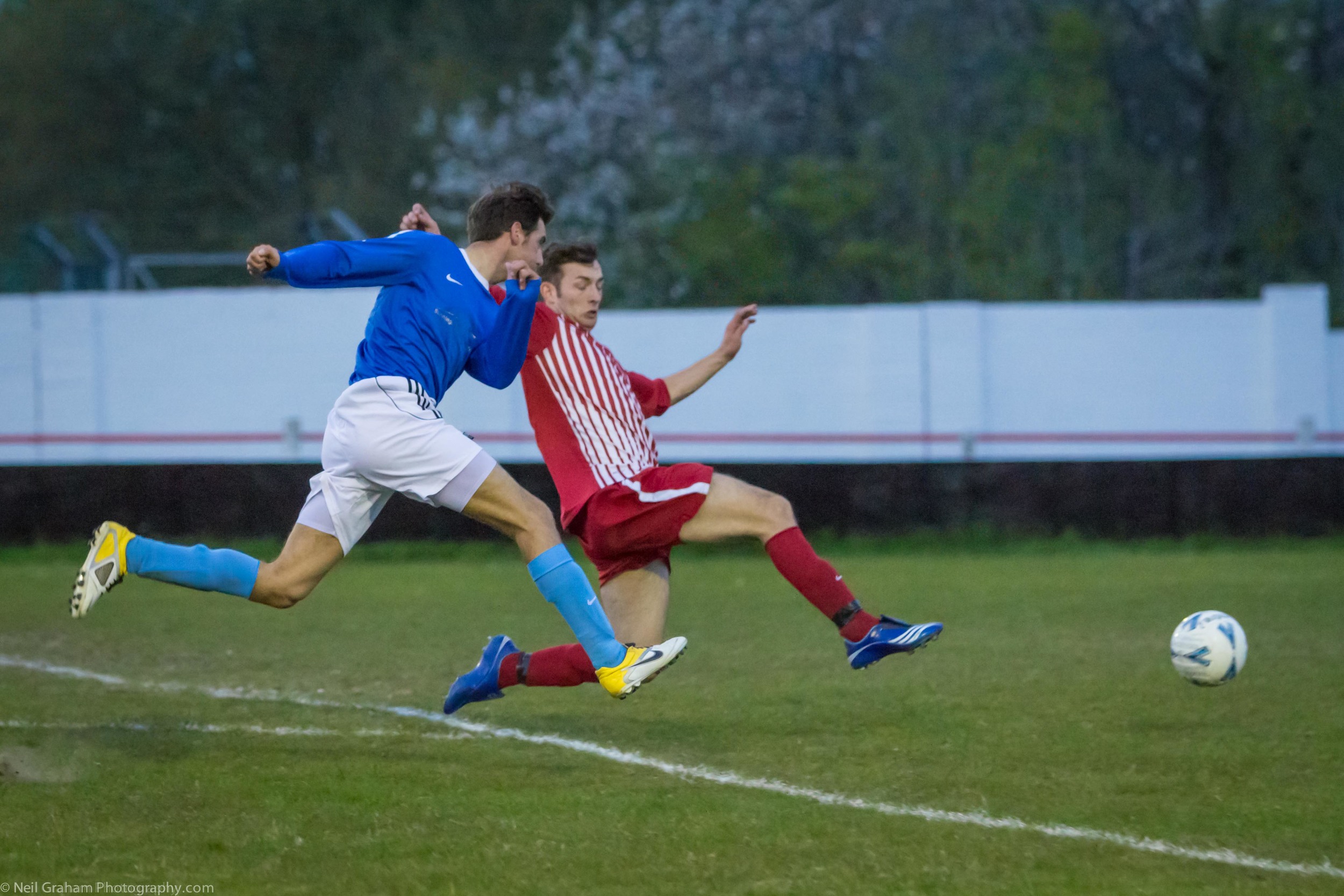 Wentworth & Sunningdale vs FC Frenhill — NeilGrahamPhotography.com