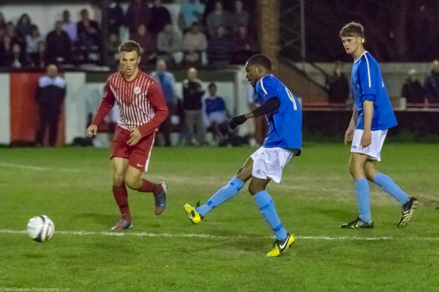 Wentworth & Sunningdale vs FC Frenhill — NeilGrahamPhotography.com