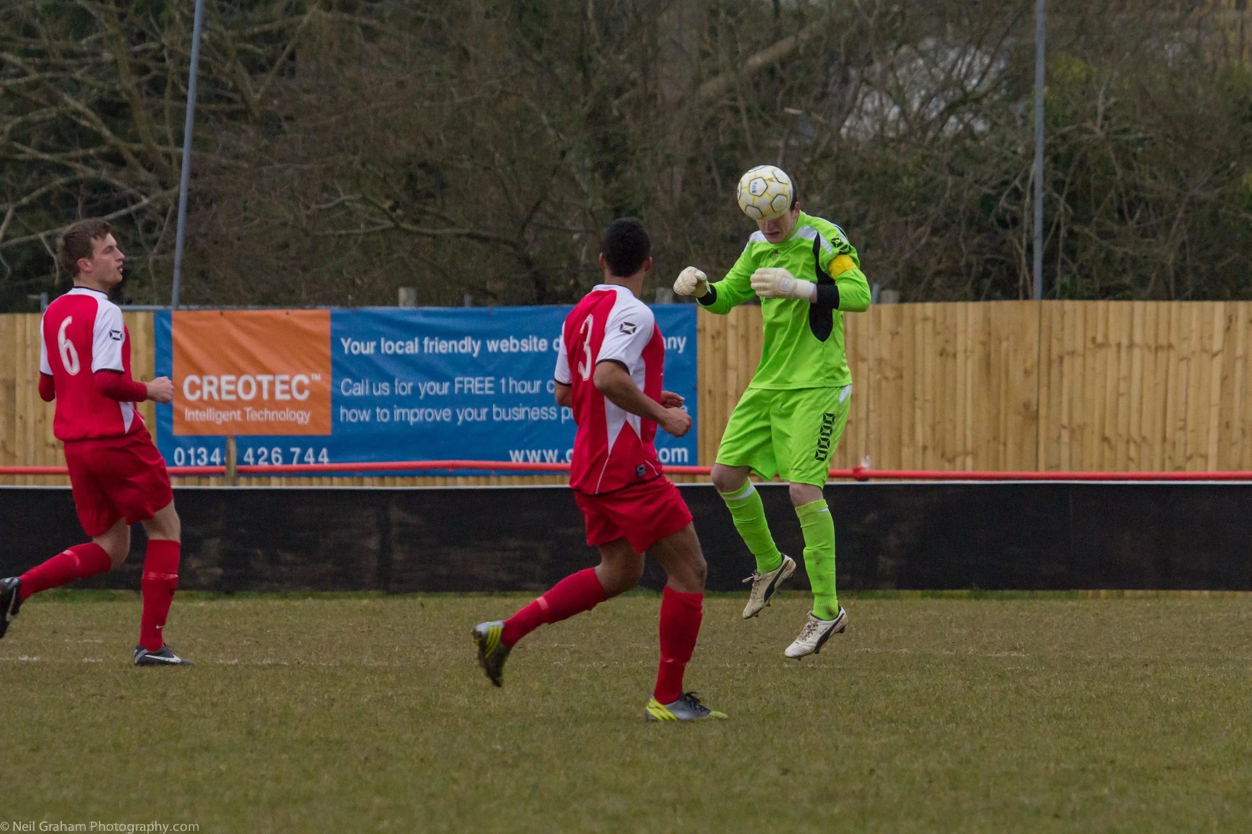 Bracknell Town FC vs Aston Clinton — NeilGrahamPhotography.com