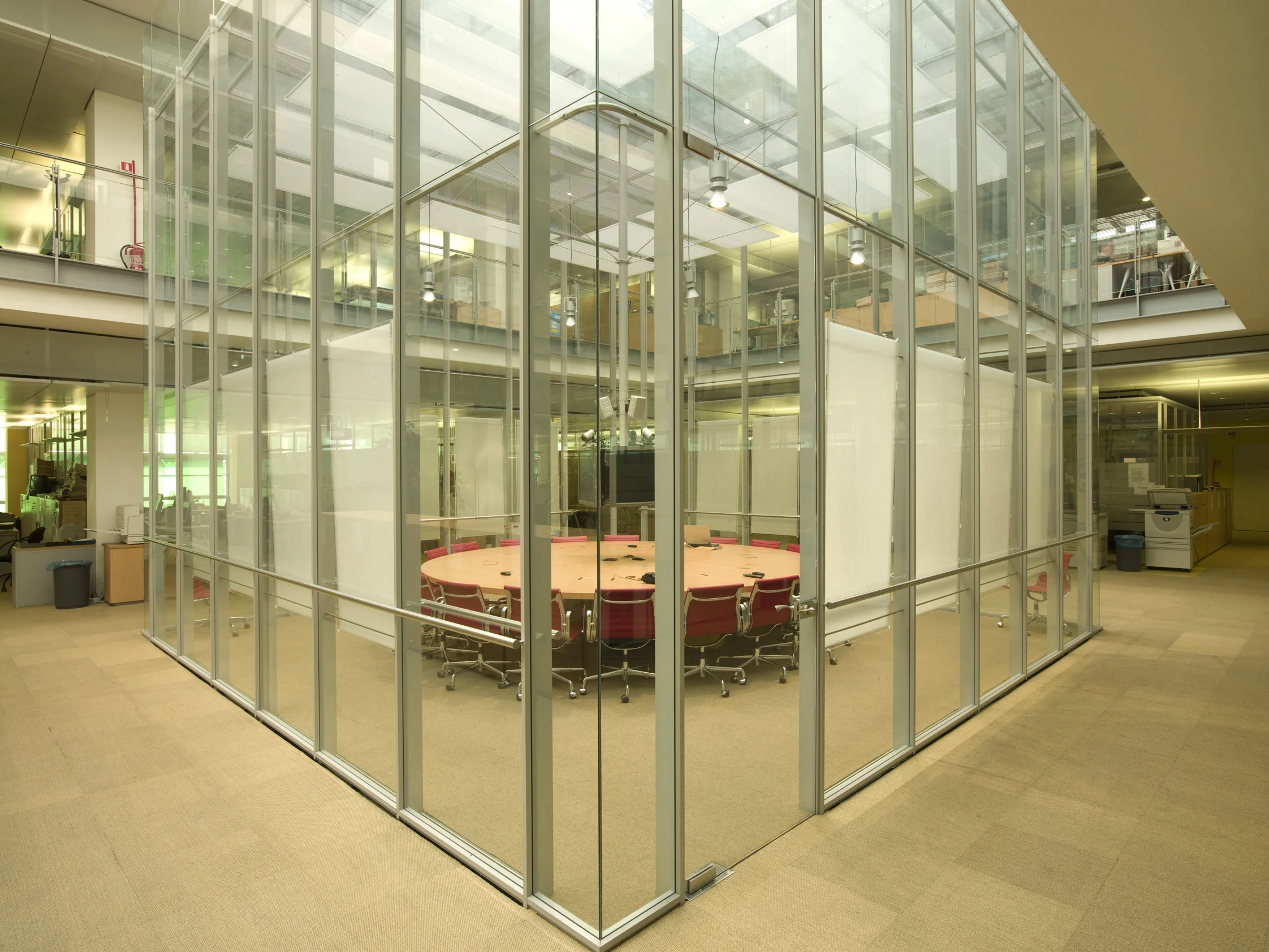 Unifor RP Walls — Italinteriors Contract