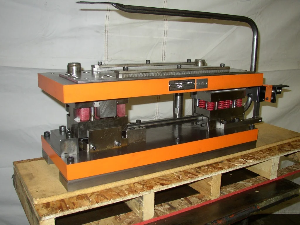 Custom Dies — INNOVO Corp