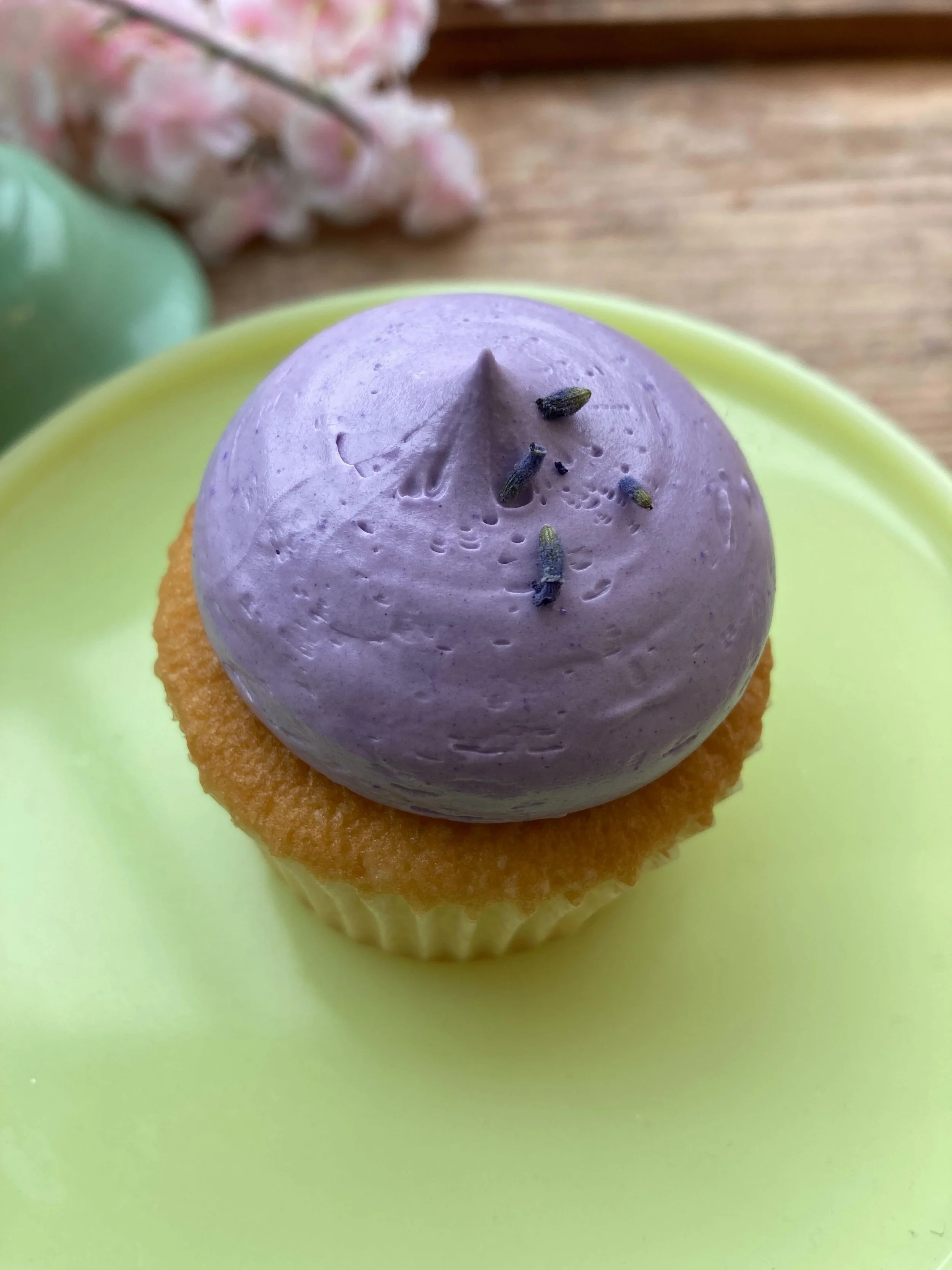 Individual Cupcakes — Farina Bakery | Handcrafted Macarons, Pastries ...
