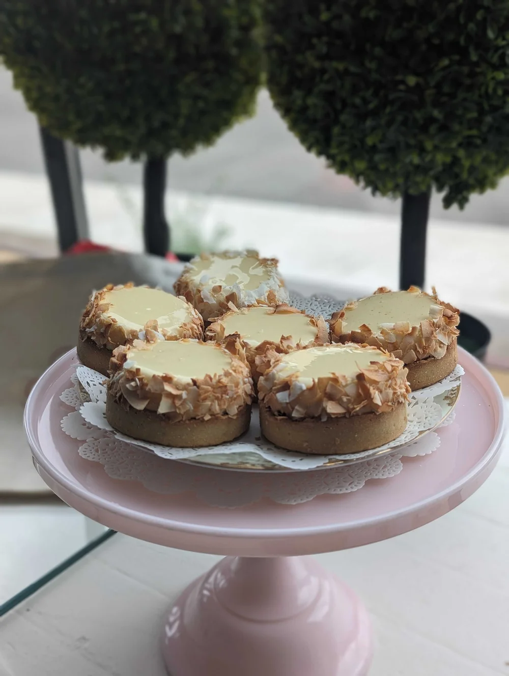 Farina Bakery | Handcrafted Macarons, Pastries, Cupcakes and Cake Slices