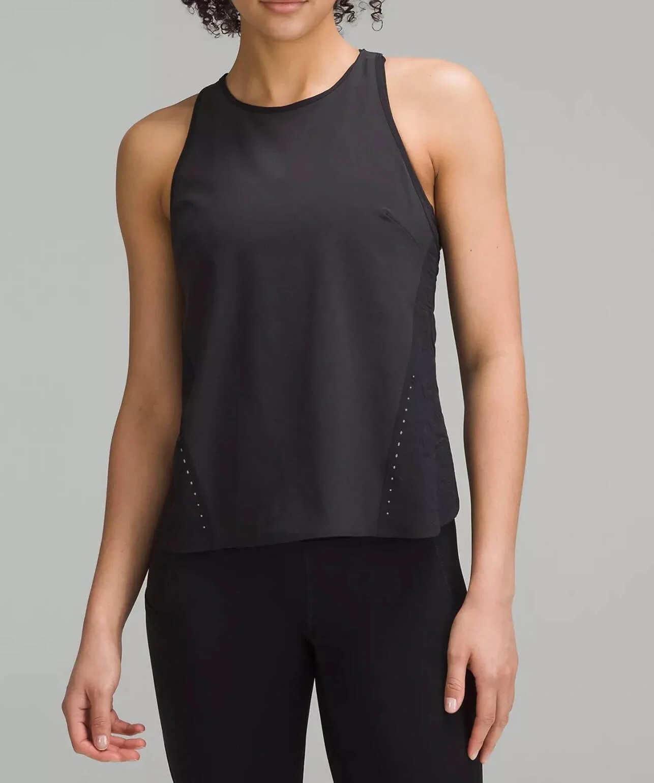 8 Stylish Ways to Rock Black Tank Tops for Running Outfits — Vicky’s ...