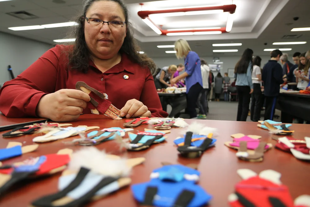Faceless Doll Project Teaches Powerful Lesson To Students About Missing ...