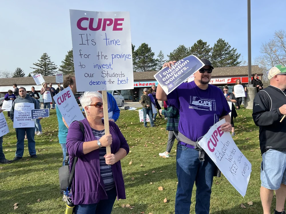 CUPE Education Workers Protest During First Day of Strike — PtboCanada