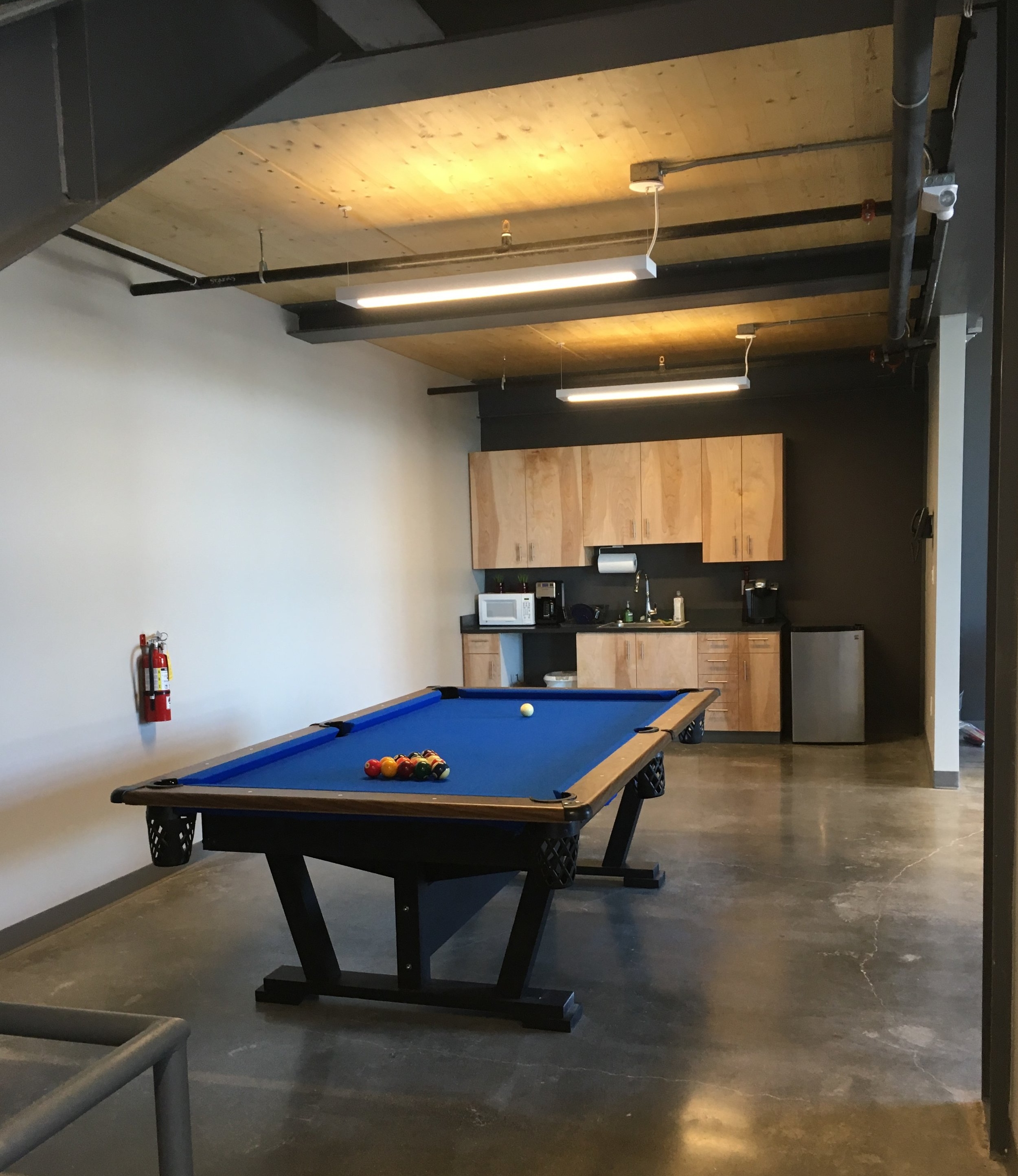 Customization of a Pre-engineered Metal Building System in Interbay ...