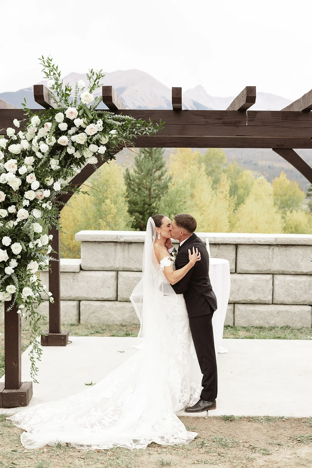 Real Wedding: Tatum + Tanner | A Timeless and Sophisticated Wedding in ...
