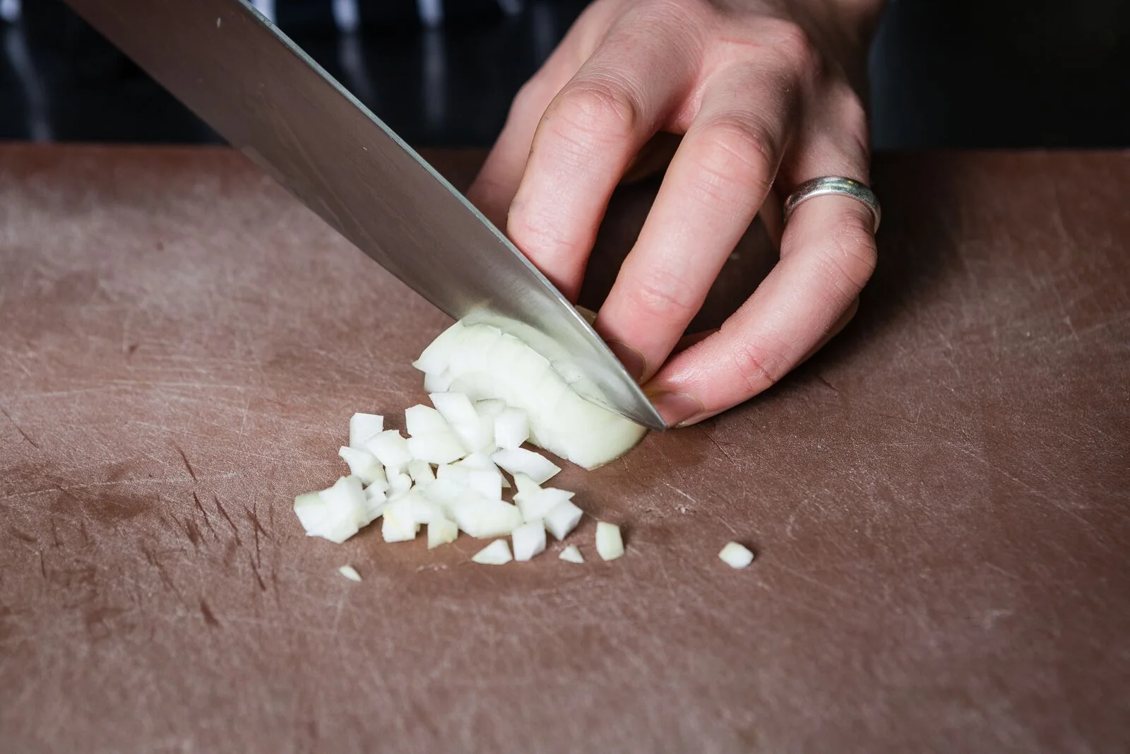 HOW TO CHOP AN ONION IN 6 EASY STEPS — Cafe St Honore