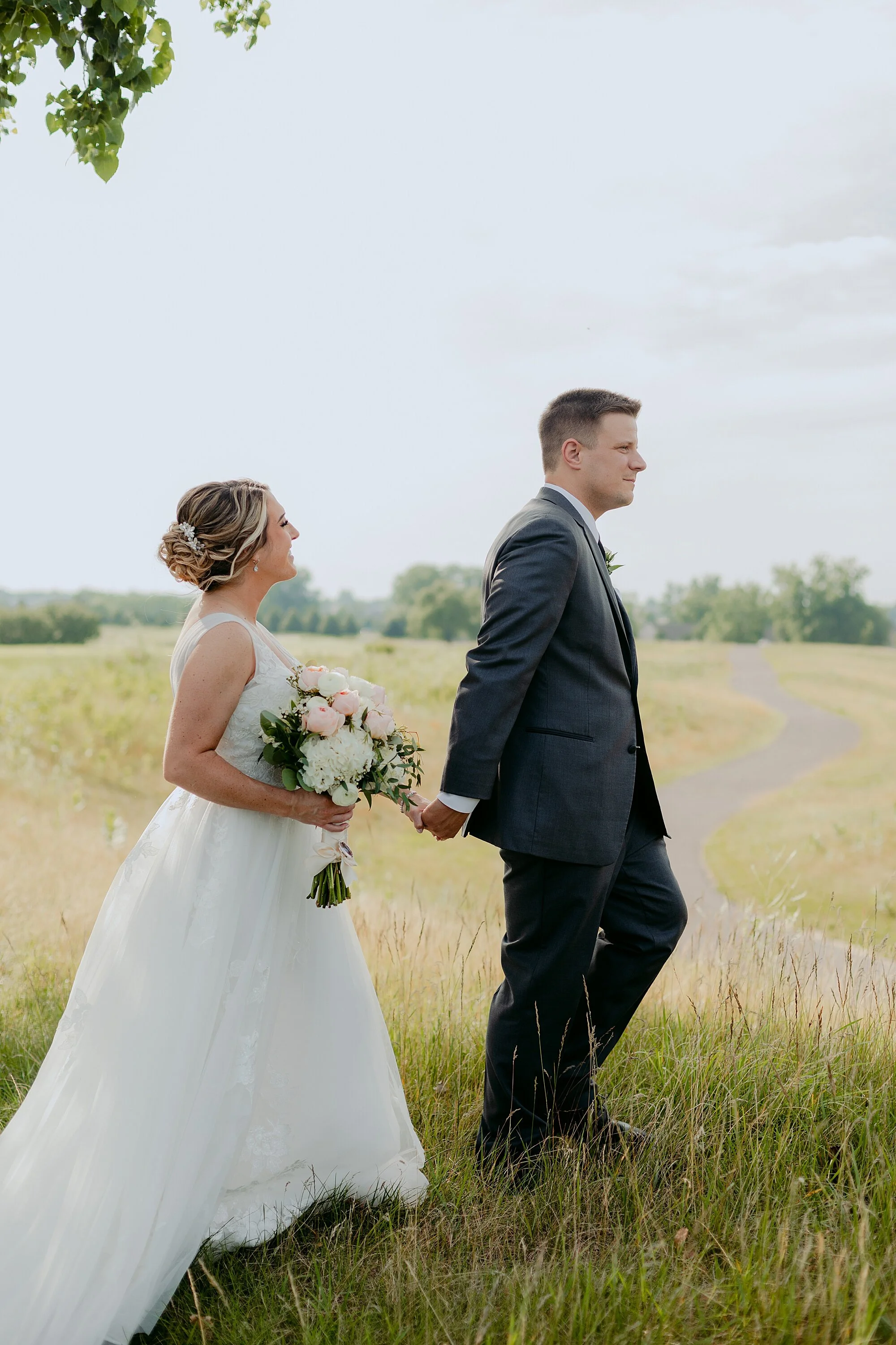 HALEY + AARON // A SUMMER WEDDING IN LAKE ORION MICHIGAN — Courtney ...