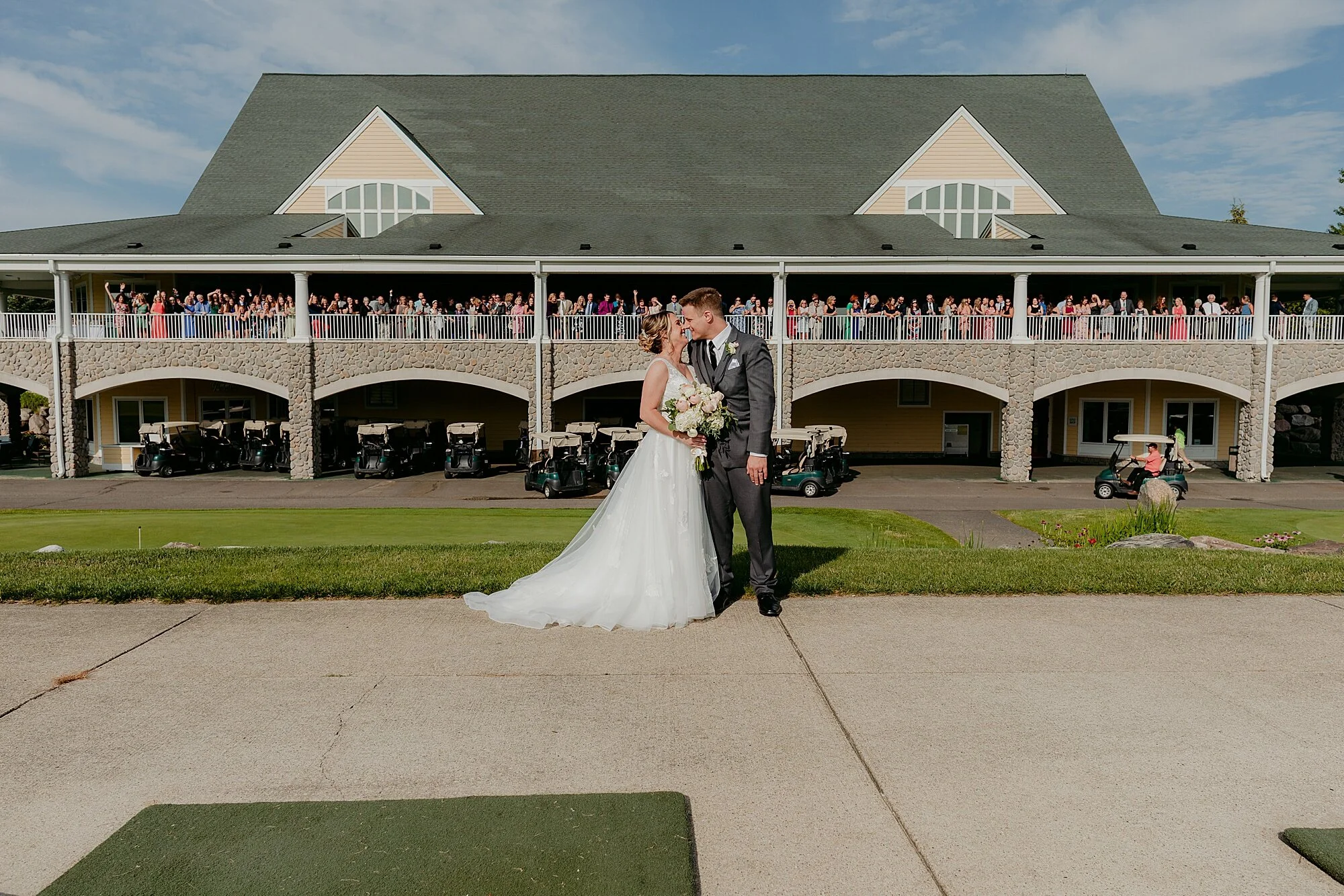 HALEY + AARON // A SUMMER WEDDING IN LAKE ORION MICHIGAN — Courtney ...