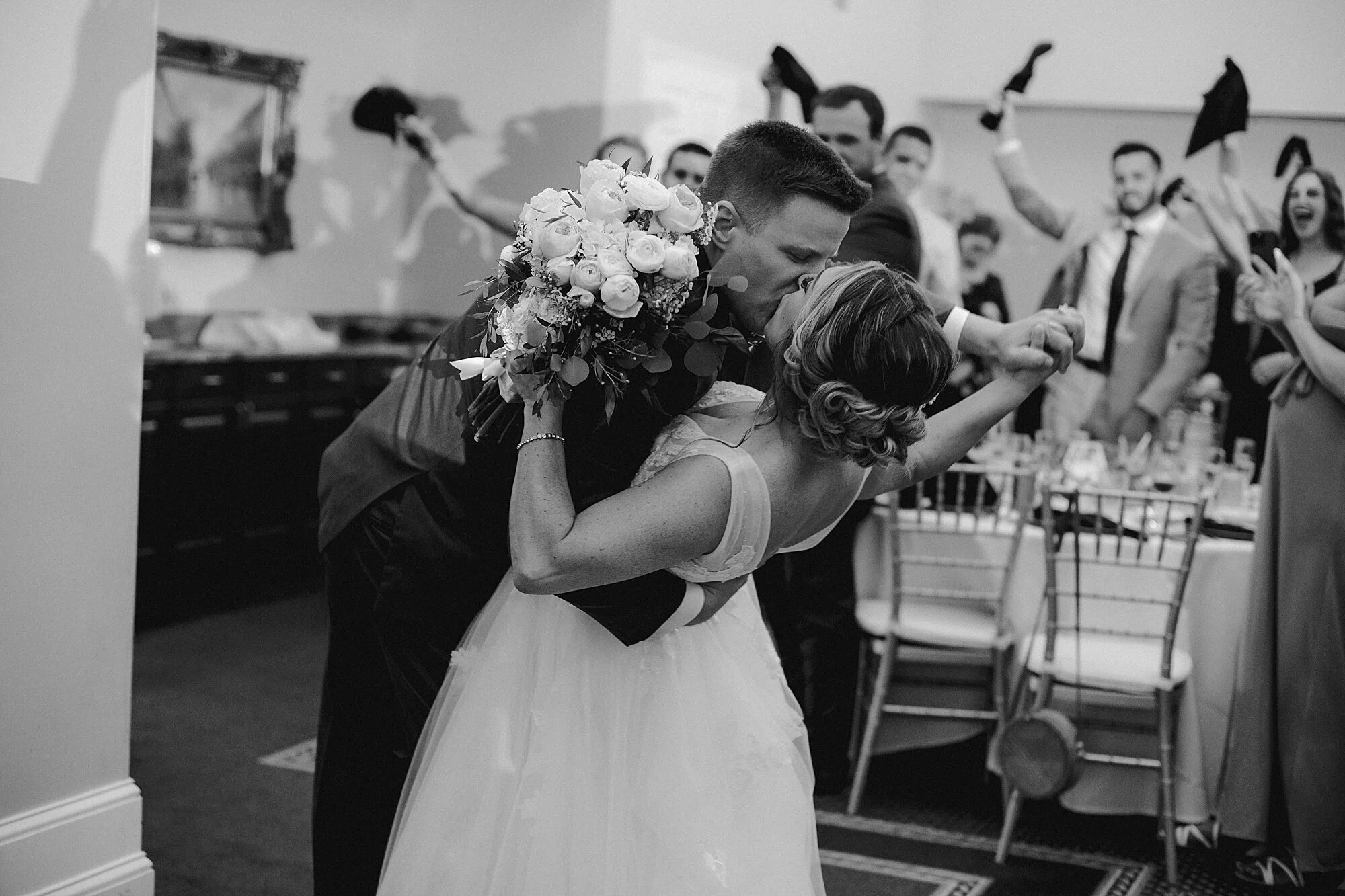 HALEY + AARON // A SUMMER WEDDING IN LAKE ORION MICHIGAN — Courtney ...