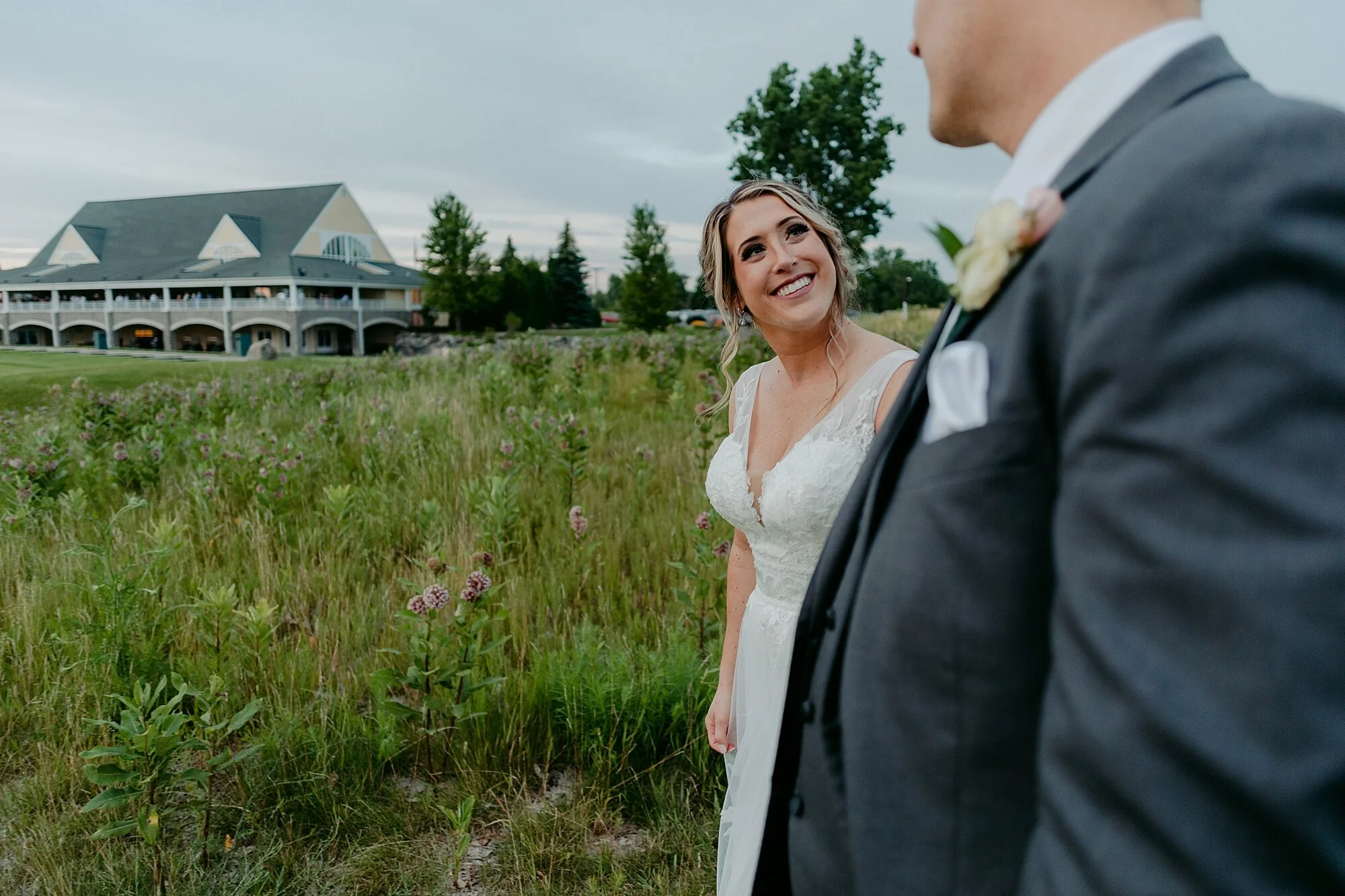 HALEY + AARON // A SUMMER WEDDING IN LAKE ORION MICHIGAN — Courtney ...