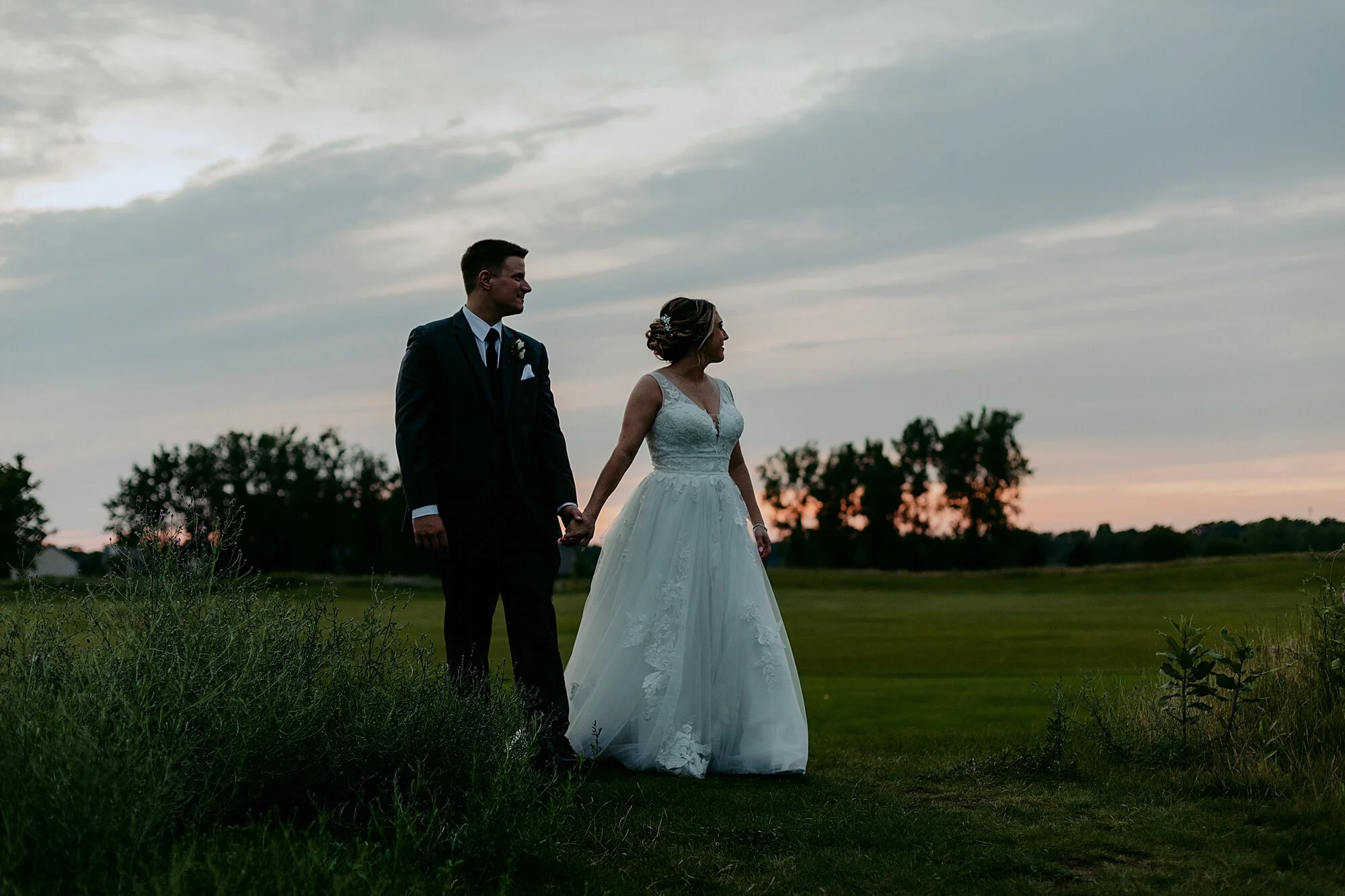 HALEY + AARON // A SUMMER WEDDING IN LAKE ORION MICHIGAN — Courtney ...