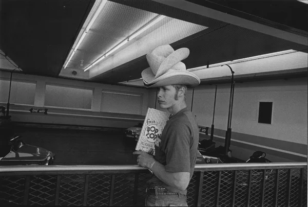 ROBERT MANN GALLERY — Mike Mandel