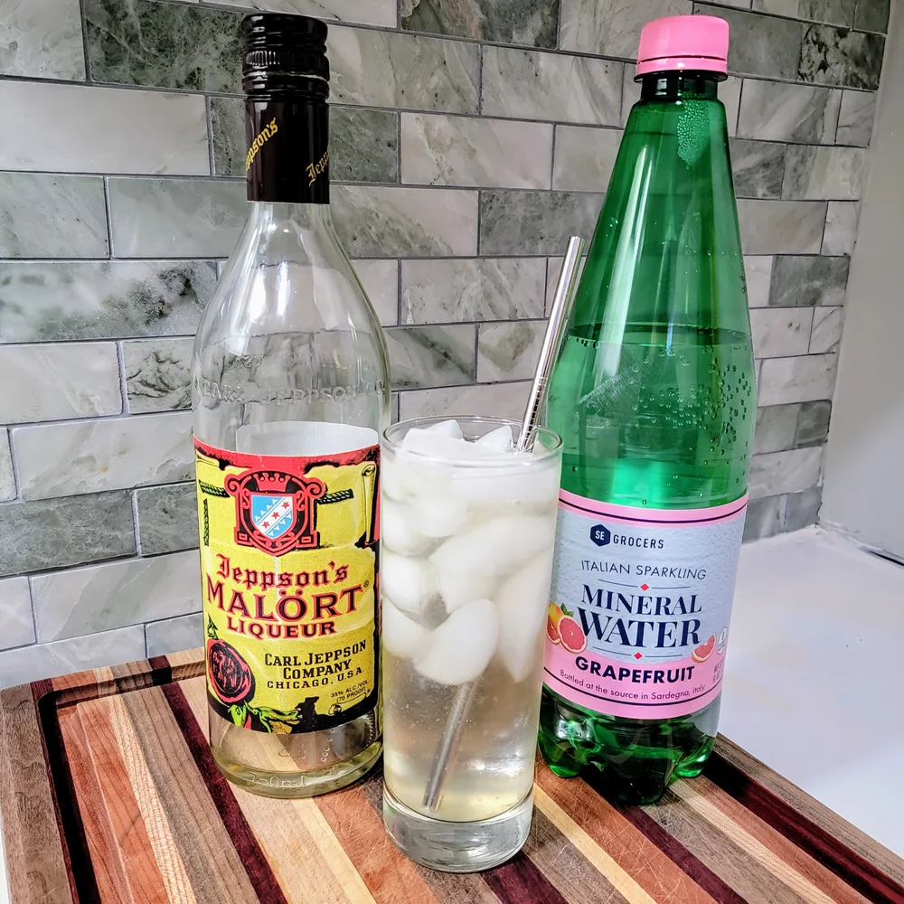 Malört Cocktails or What to Drink at the End of the World - EZdrinking