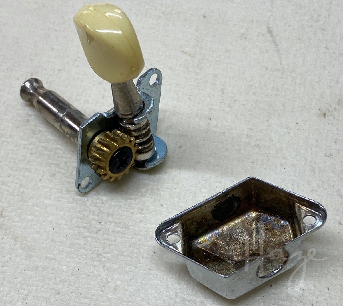 Dealing with Sticky Tuners — Haze Guitars