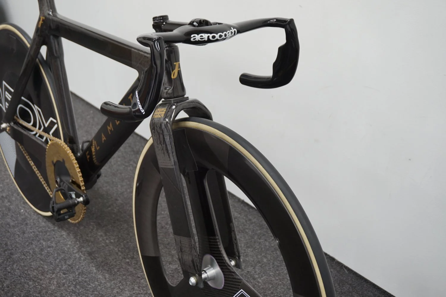 Custom carbon track bikes — Filament Bikes - Custom carbon fibre frames ...