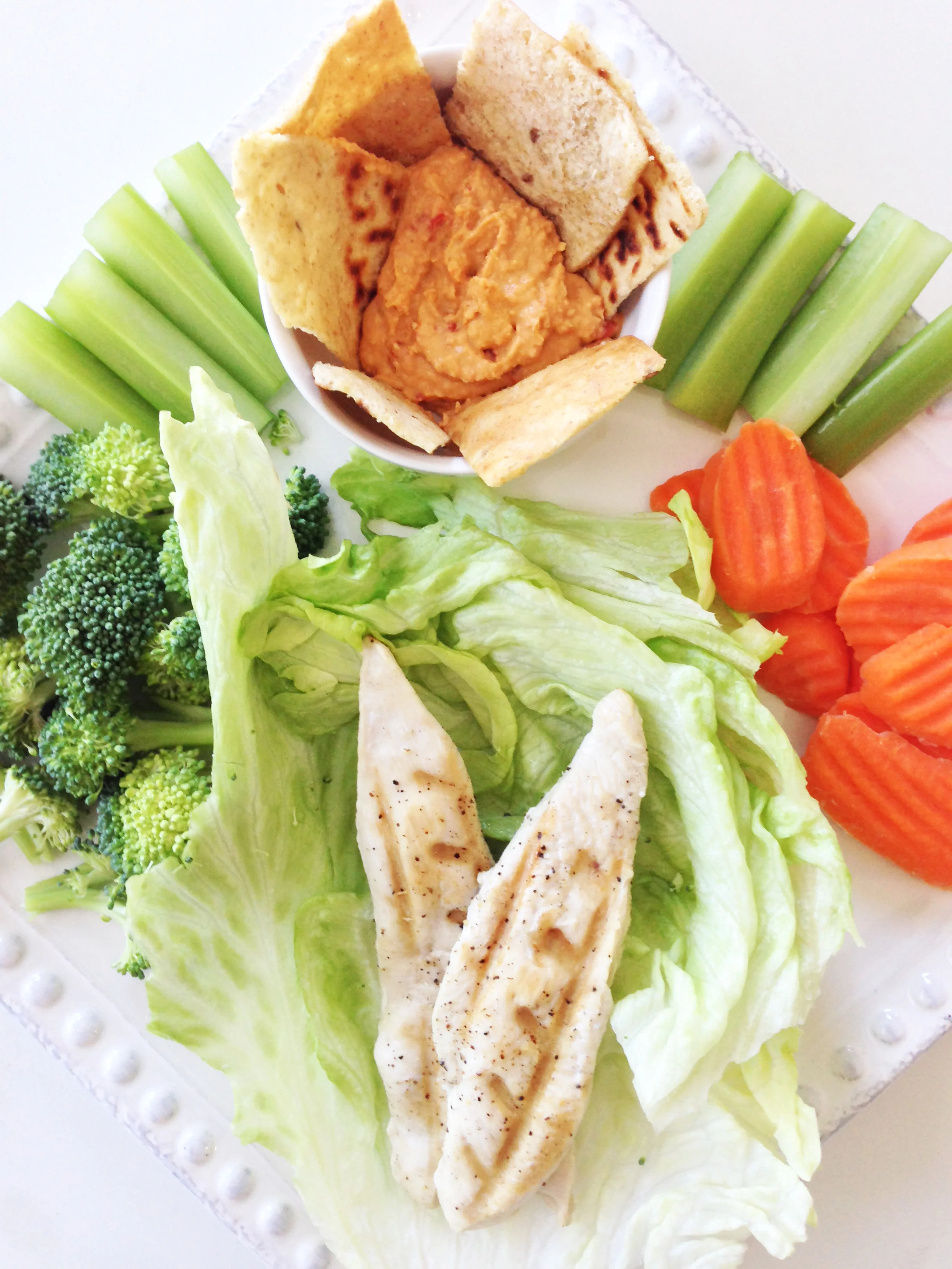 'Starbucks' Chicken & Hummus Bistro Box — The Skinny Fork