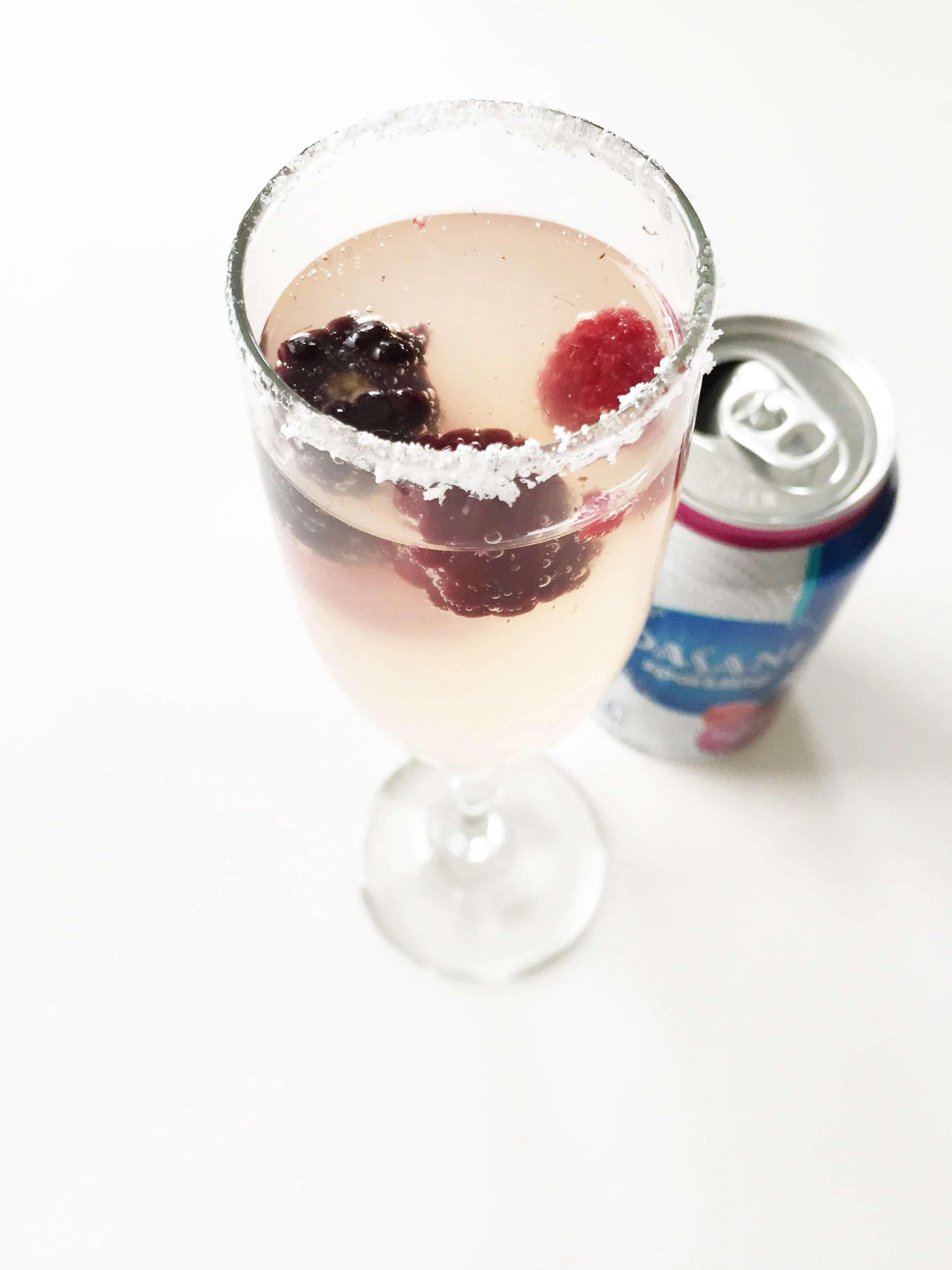 Skinny Mixed Berry Mimosarita (Mocktail + Cocktail) — The Skinny Fork