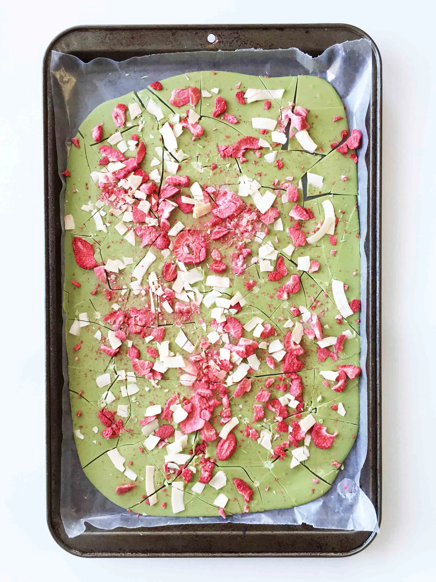 Strawberry & Coconut Matcha Chocolate Bark — The Skinny Fork