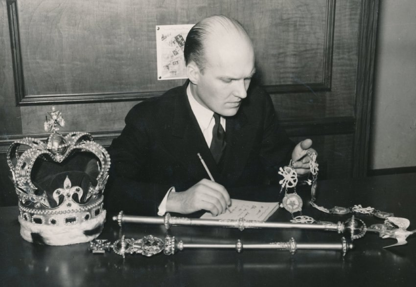 Blevins Davis: In Pursuit of Pageantry — JCHS