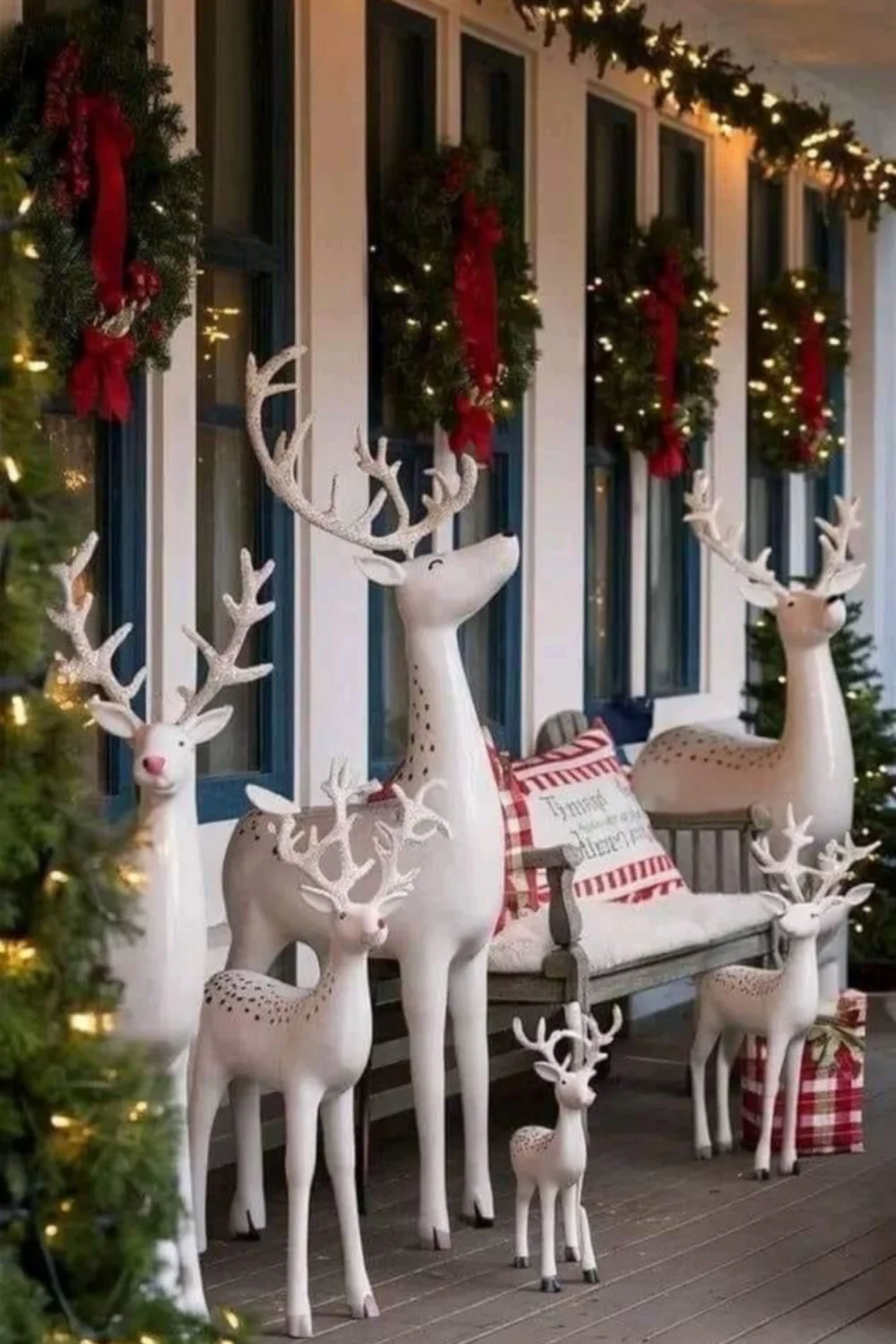 20 Outdoor Christmas Reindeer Displays You Can Shop and Style Right Now ...