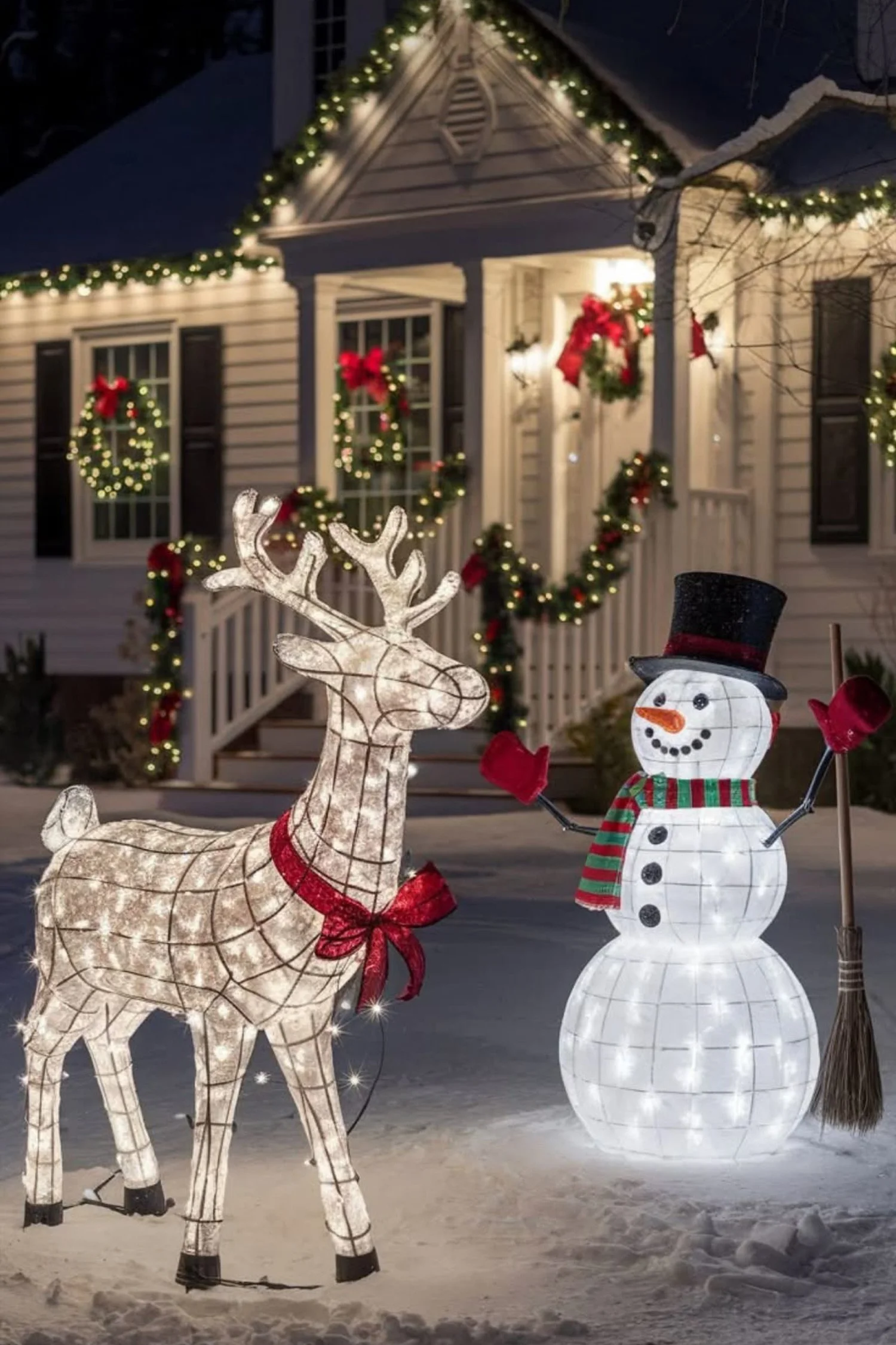 20 Outdoor Christmas Reindeer Displays You Can Shop and Style Right Now ...